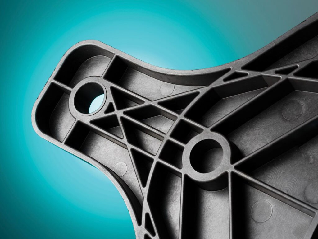 Nylon Injection Molding Guide: Material, Process & Applications